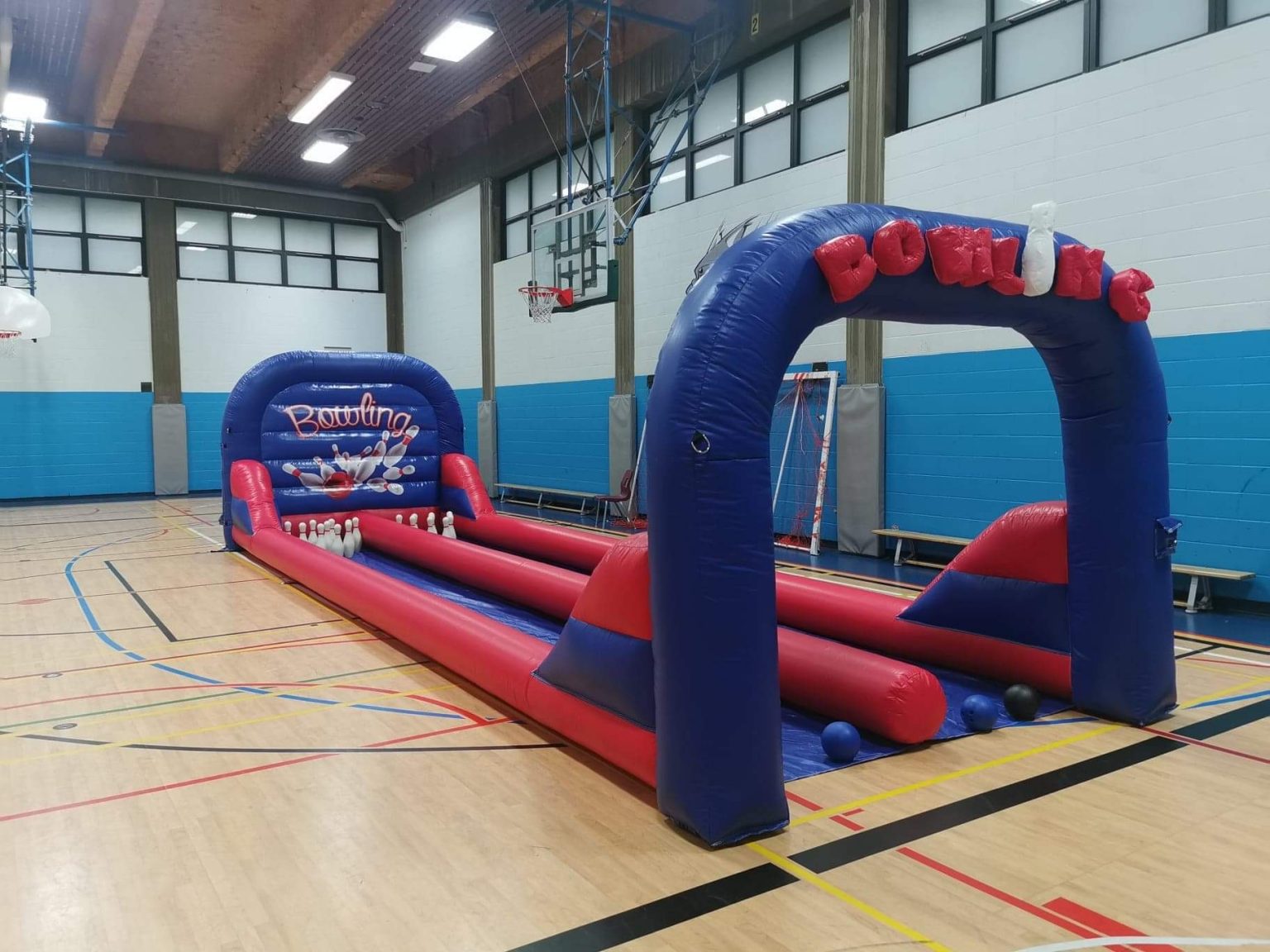 Inflatable Bowling Alley Game - Fun Party - Location de Mascotte et ...