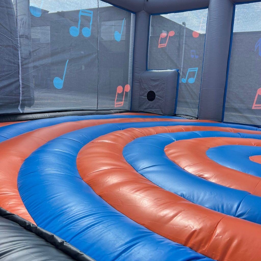 Inflatable Boom Box bouncy castle - Fun Party - Location de Mascotte et ...