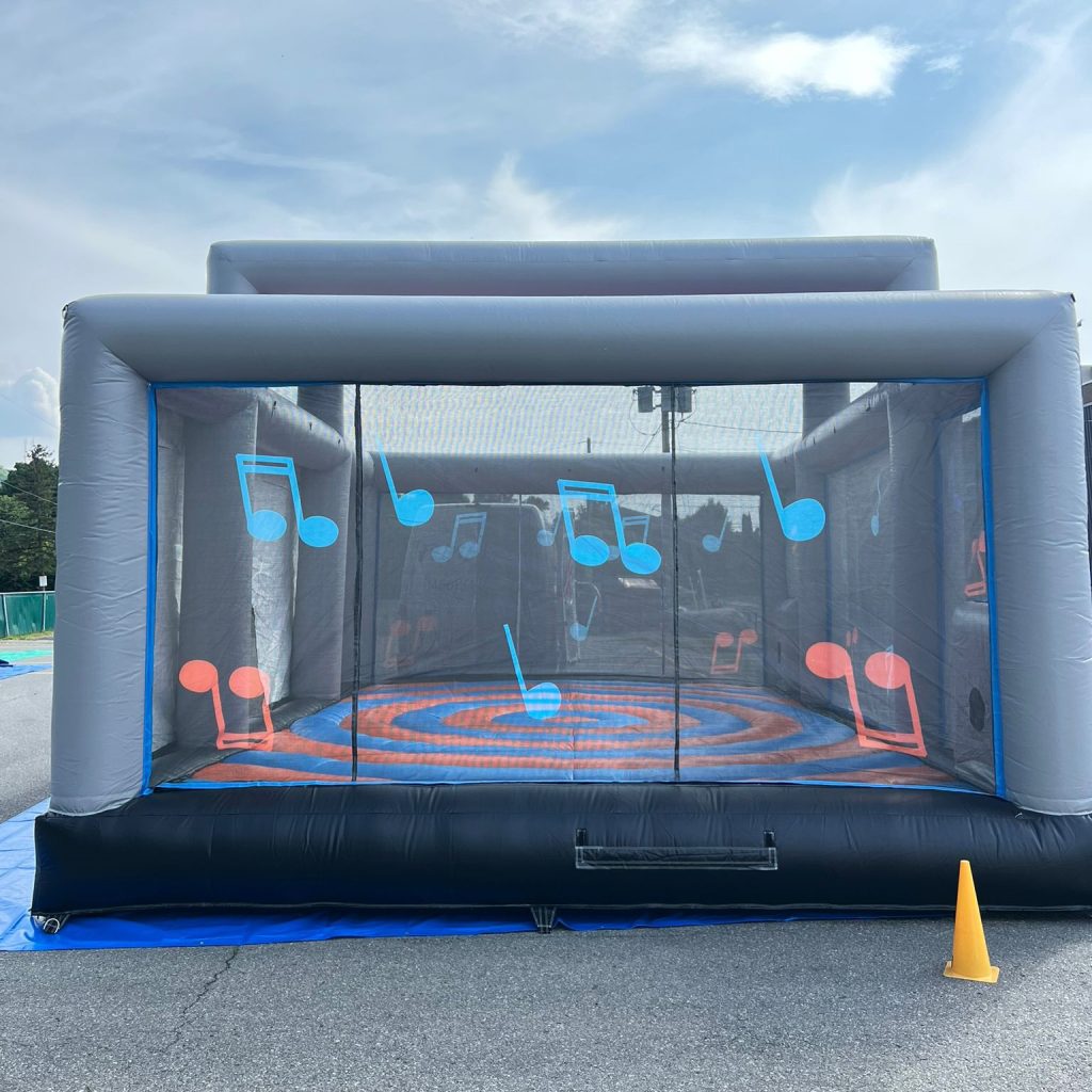 Inflatable Boom Box bouncy castle - Fun Party - Location de Mascotte et ...